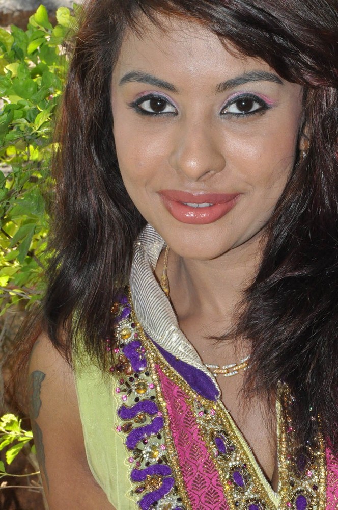 Sri Reddy New Stills - Hot PHOTOSHOOT Bollywood, Hollywood, Indian ...