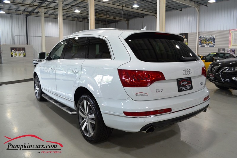 CHECK OUT OUR ASTONISHING AUDI Q7 w/ THIRD ROW SEATING & AWD!!