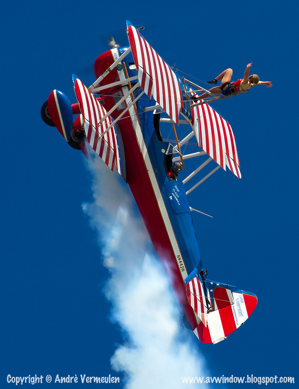 AVWindow: N4442N Super Stearman - Wing Walker at Oshkosh