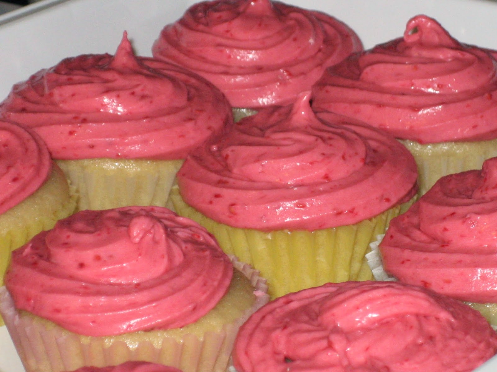 stuffedveggies: Real Raspberry Frosting