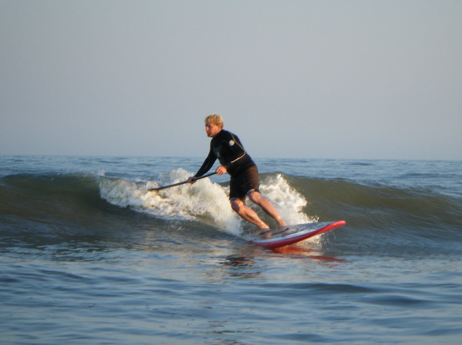 Atlantic Paddle Surfing: Fun SUP waves tonight ..No Wetsuits ..YEA