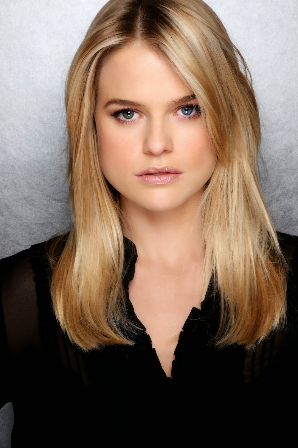 Most Desirable Celebrities: Alice Eve Biography and Filmography