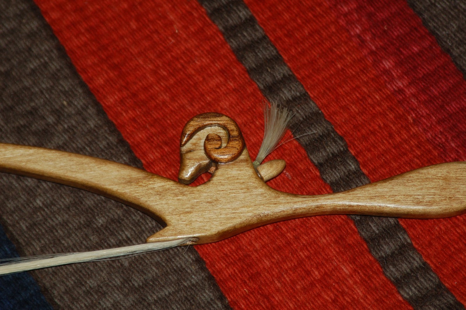 TotalRojo Guitars: Gusle Play in the UK