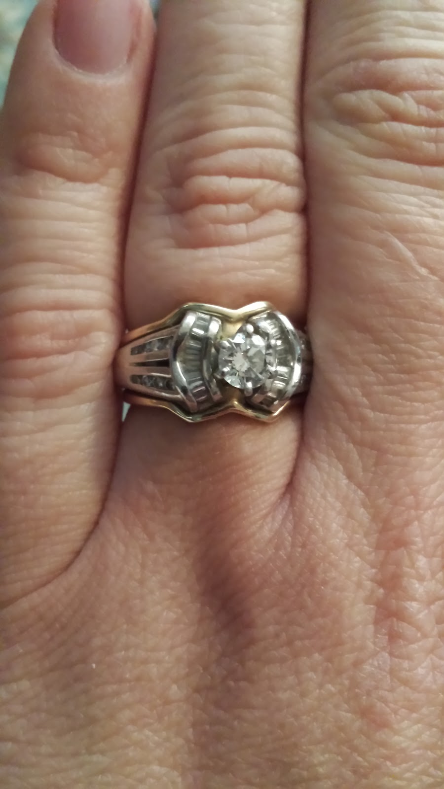 THE SYMBOL OF A RING