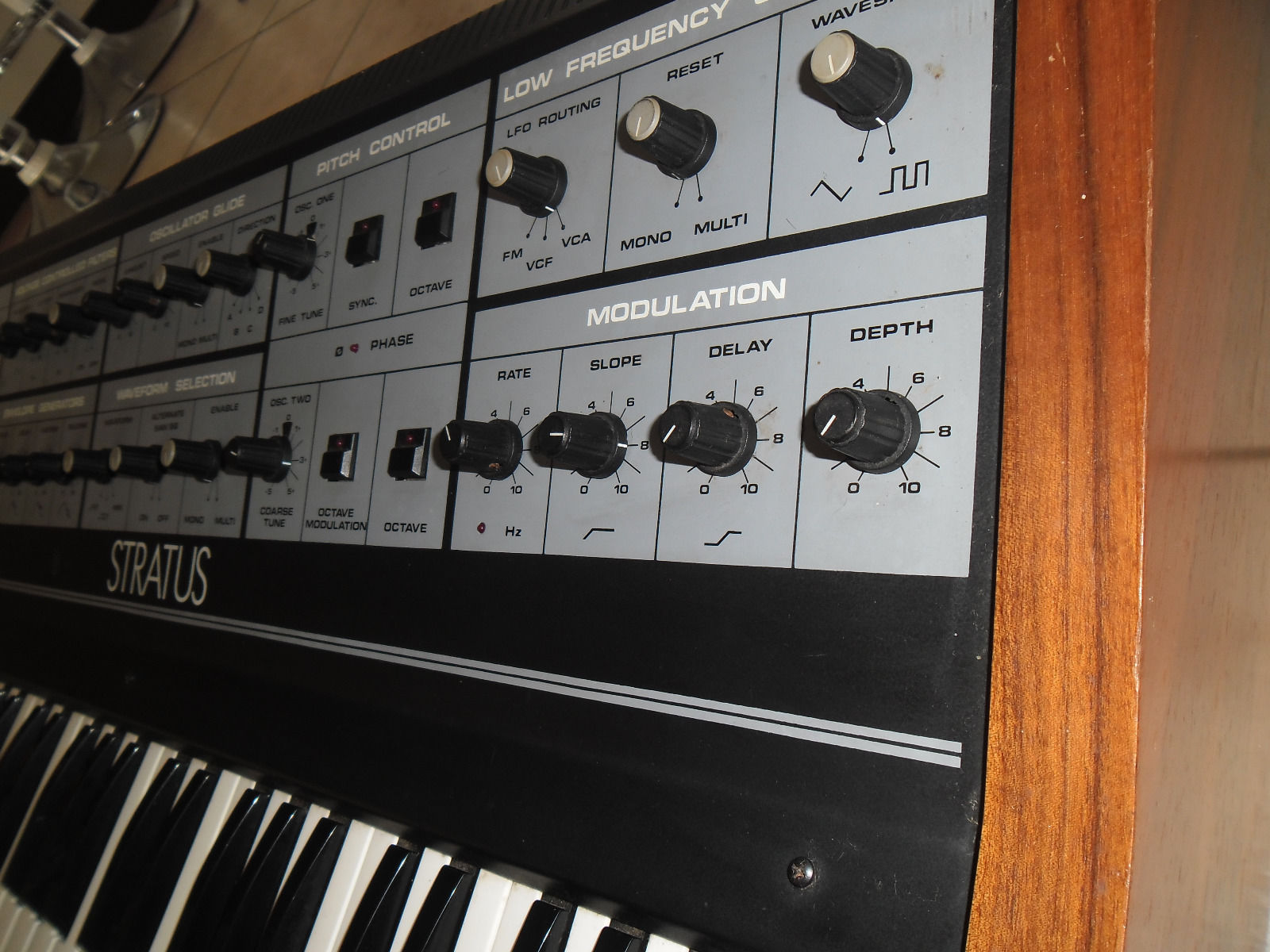 MATRIXSYNTH: Crumar Stratus Polyphonic Analogue Vintage Synthesizer