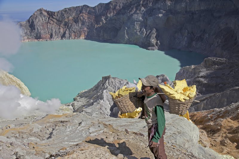 AMAZING INDONESIA: WONDERFUL CRATER IJEN