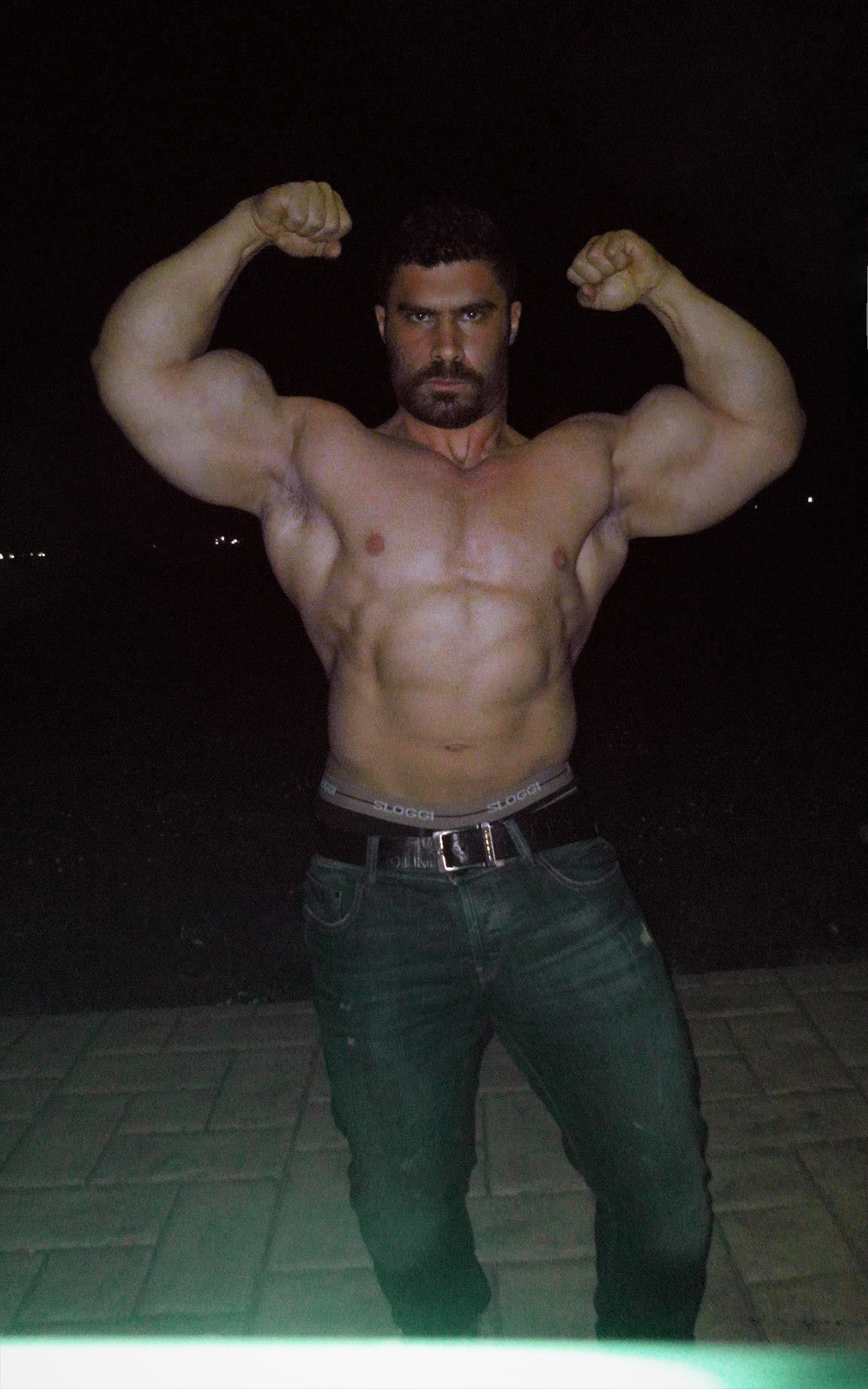 MUSCLE WORSHIP COM