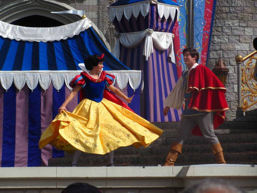 Filmic Light - Snow White Archive: Snow White Cast Members in Motion