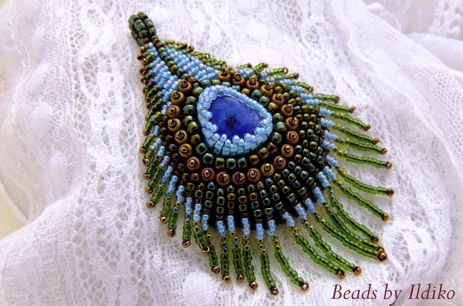 Beads by Ildiko: Mindenféle - projects on my beading table
