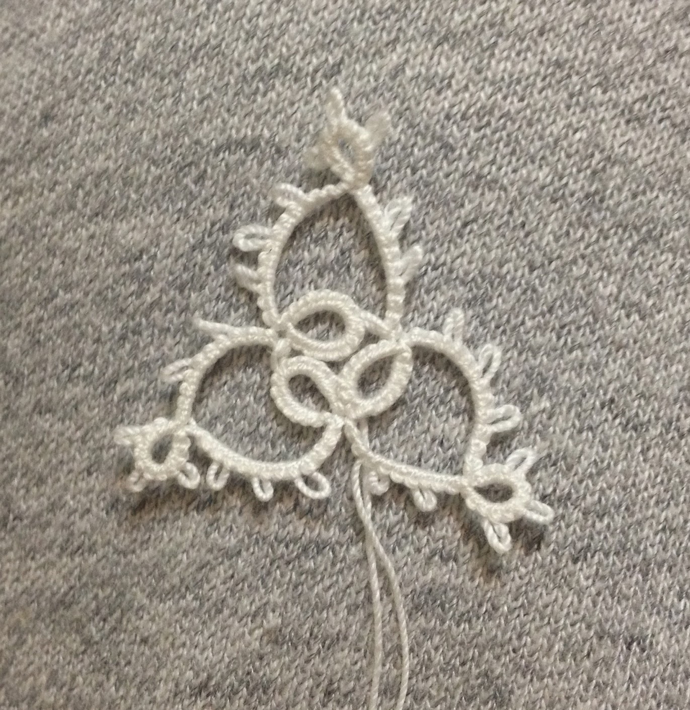 Tatting All Over the Place: Tatting in Thailand (Motif 4) and TIAS Day 8