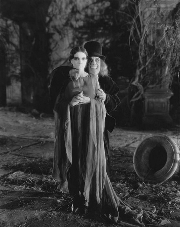 BLACK HOLE REVIEWS: LONDON AFTER MIDNIGHT (1927) - how to enjoy a lost film