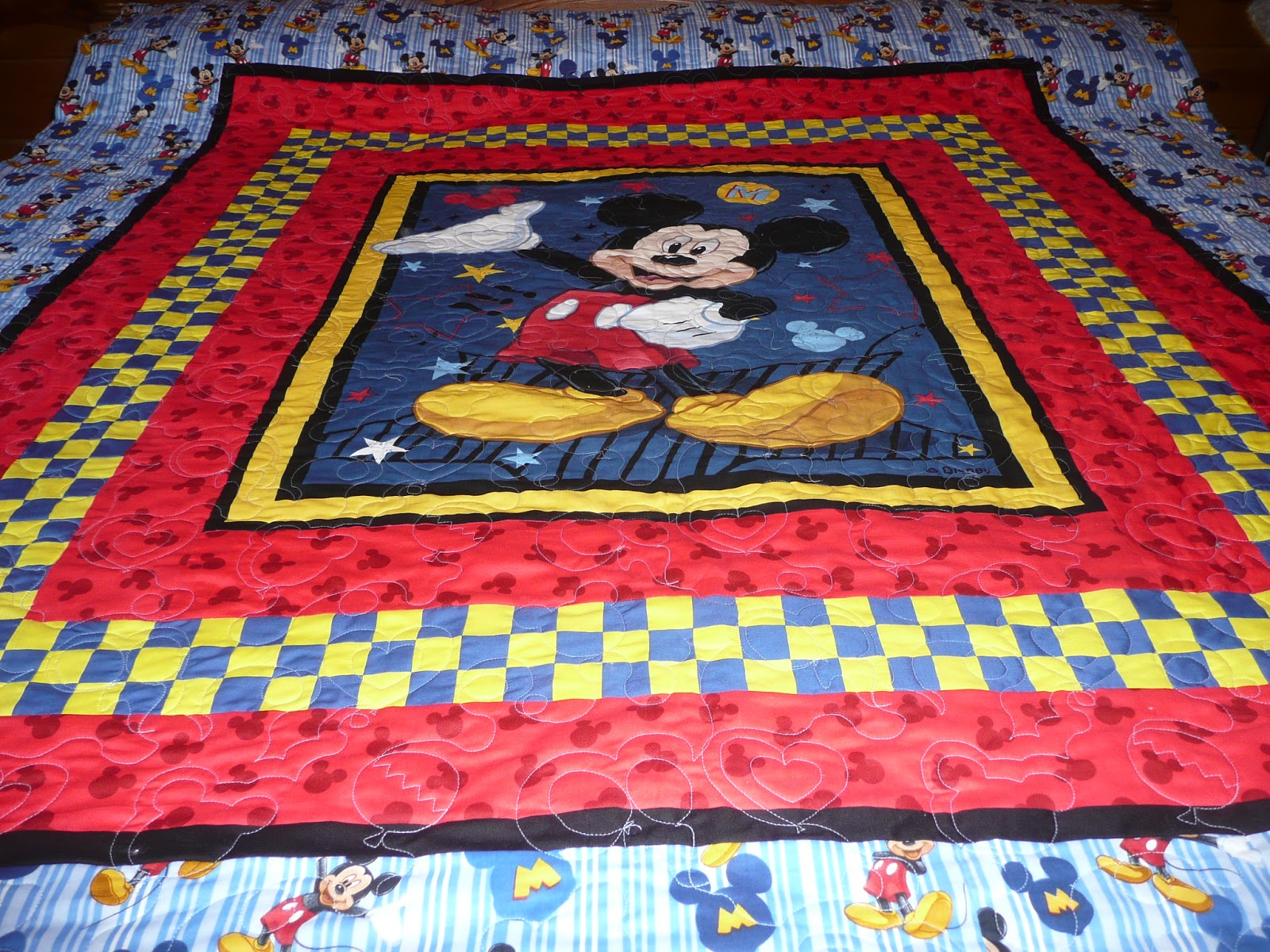 Acorn Ridge Quilting: Catherine's Mickey Mouse Quilt