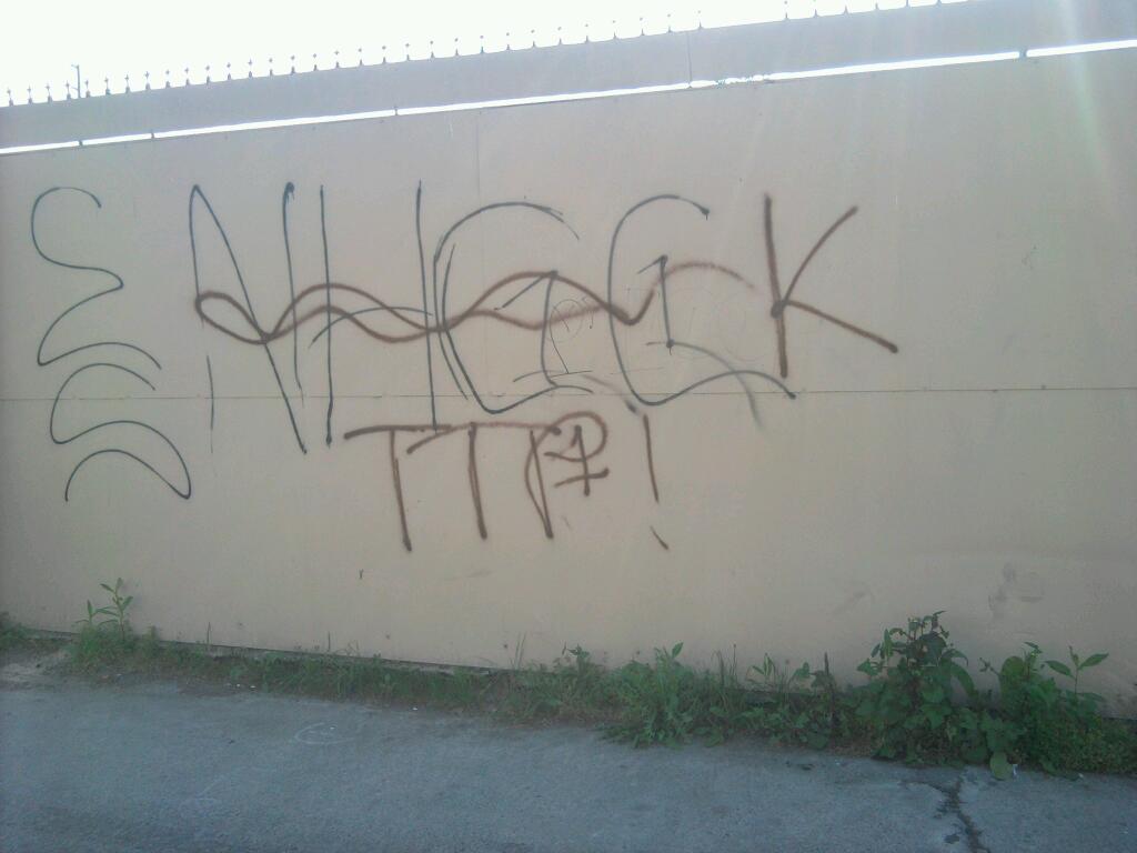 blood gangs graffiti: Tree top piru ( compton , TTP )