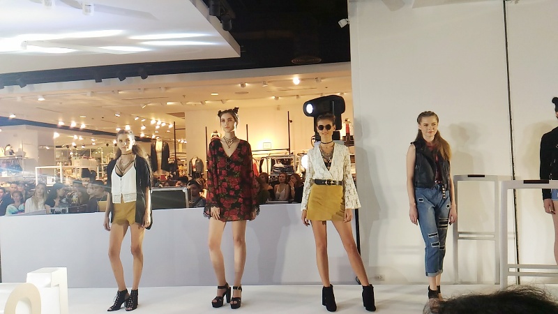 How to Shop Like an IT Girl and Get Your Own Stylist for FREE - For ...