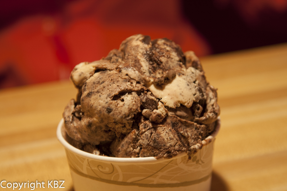 ICE CREAM BIMBO: Harwich Port Mud Pie (From School House in Burlington, MA)