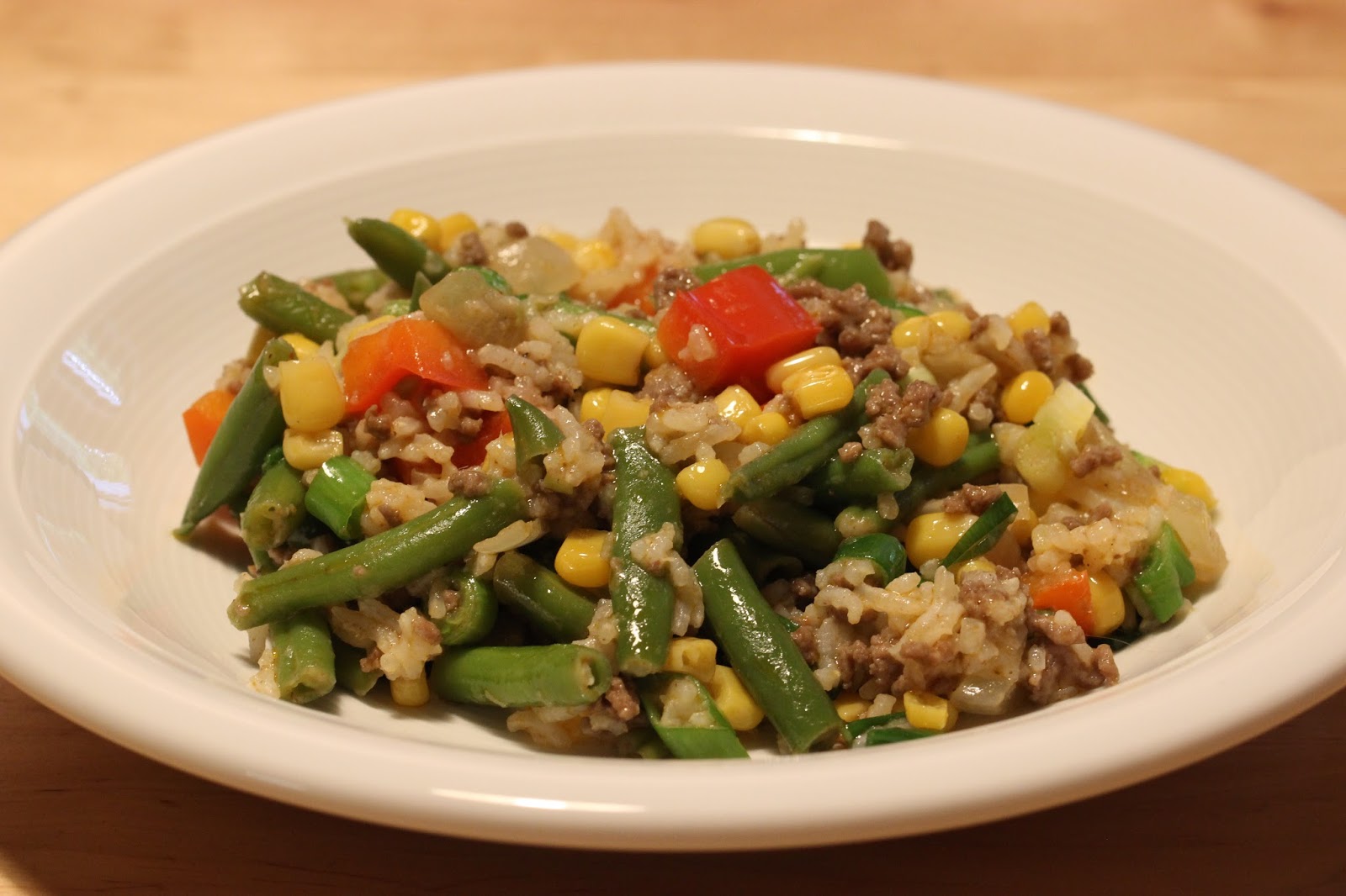 Leckereien aus der (Mini-)Küche: Reis mit Bohnen, Mais, Paprika und ...