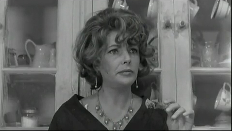 Forced Perspective: Elizabeth Taylor Eating Chicken (1966)