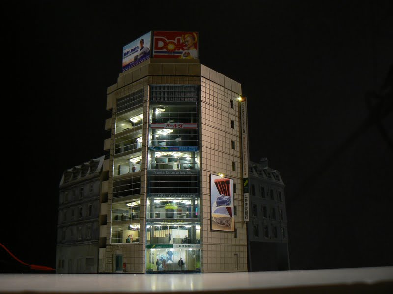 quinntopia - An N Scale blog: Kato Broadcast Building Modifications