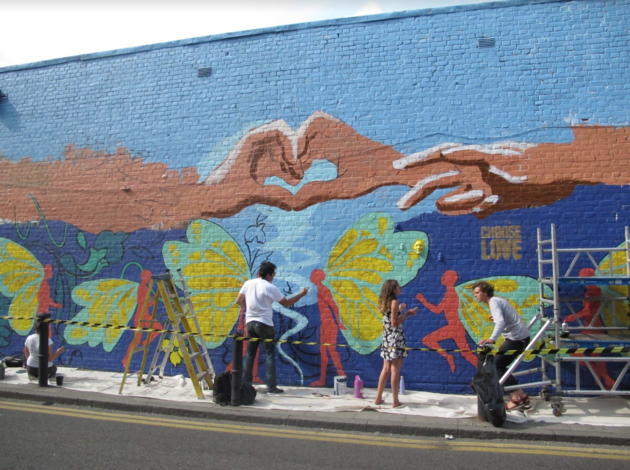 Assembly pictures : Refugee mural