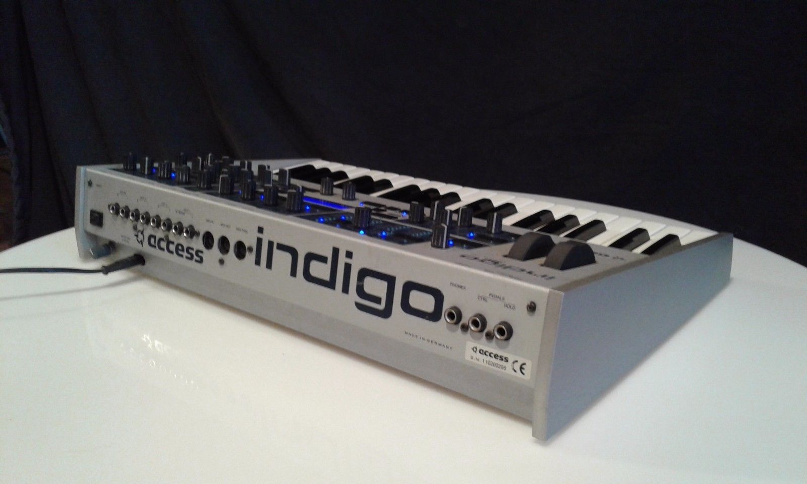 MATRIXSYNTH: Access Virus Indigo Synthesizer + LCD MOD SN 10200295