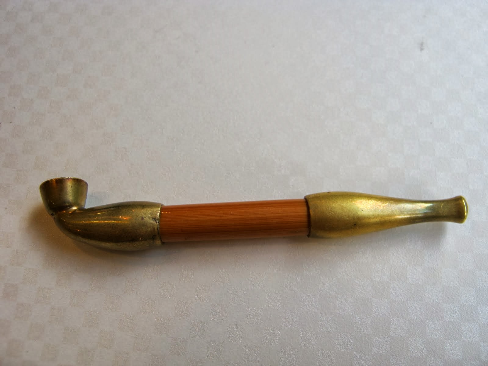 でんでん虫の独り言: キセル貝 （The name of the rare snail is "pipe shell"「キセル貝」）