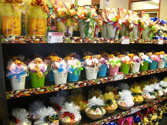 The Walking Tripod: Malaysia - Beryl's Chocolate Kingdom