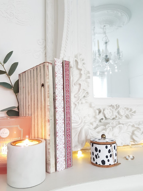 JiggleMaWiggle: Cardboard & Cork trinket box.