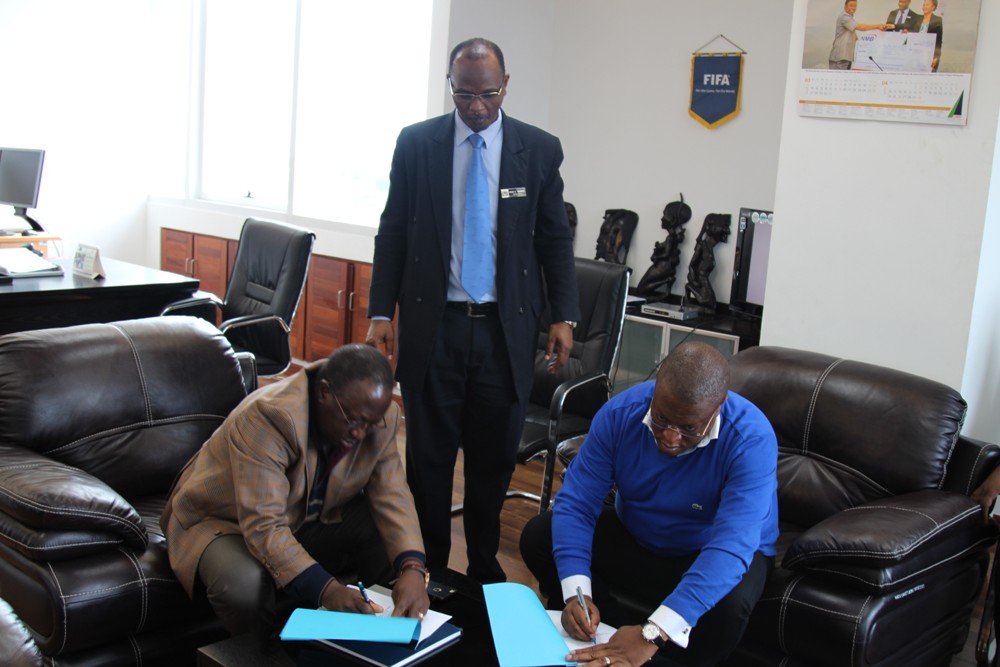 NYANDA ZA JUU: MHE. NAPE MOSES NNAUYE AKABIDHI RASMI OFISI KWA WAZIRI ...