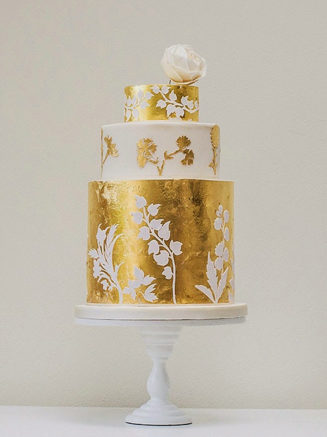 12 Glamorous Metallic Wedding Cakes - Belle The Magazine