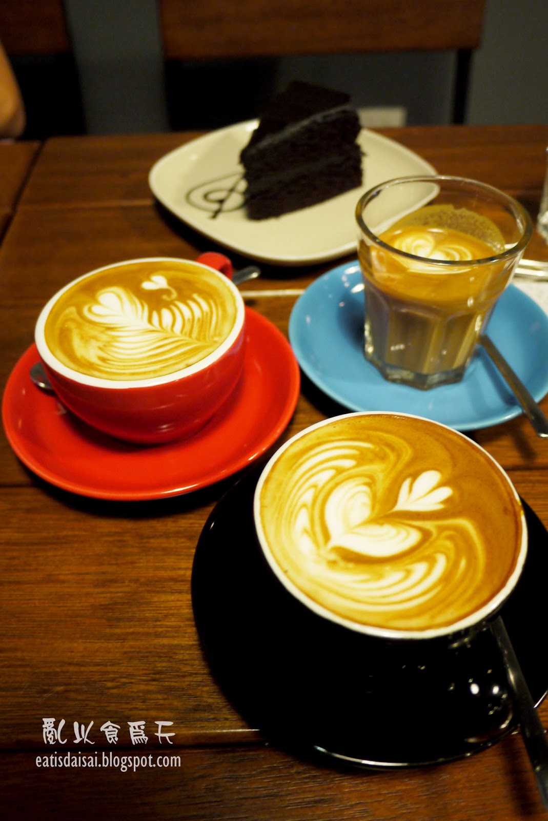乱以食为天: Flat White Cafe @ SS15