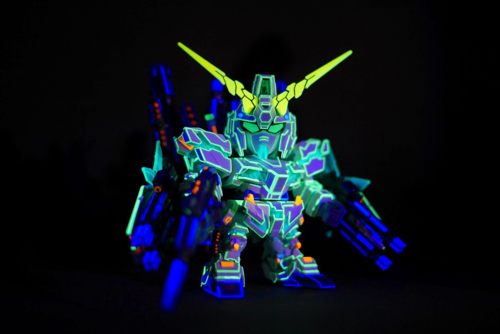 SD Full Armor Unicorn Gundam + Neon Markers Custom Build