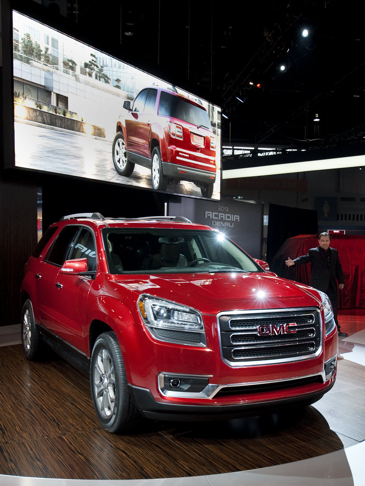 New GMC Acadia evolves the original three-row crossover