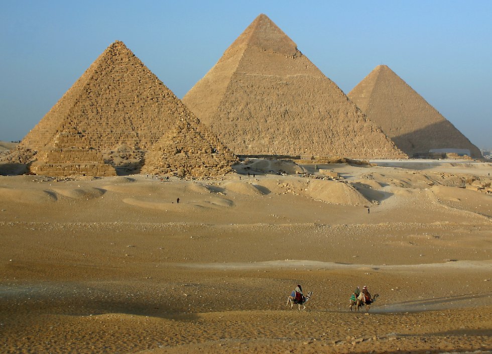 Amazing Cultures: Building the Pyramids of Egypt