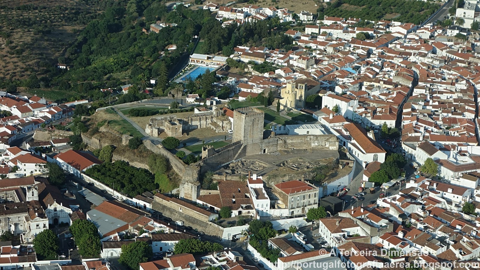 A Terceira Dimensão: Moura e o seu castelo