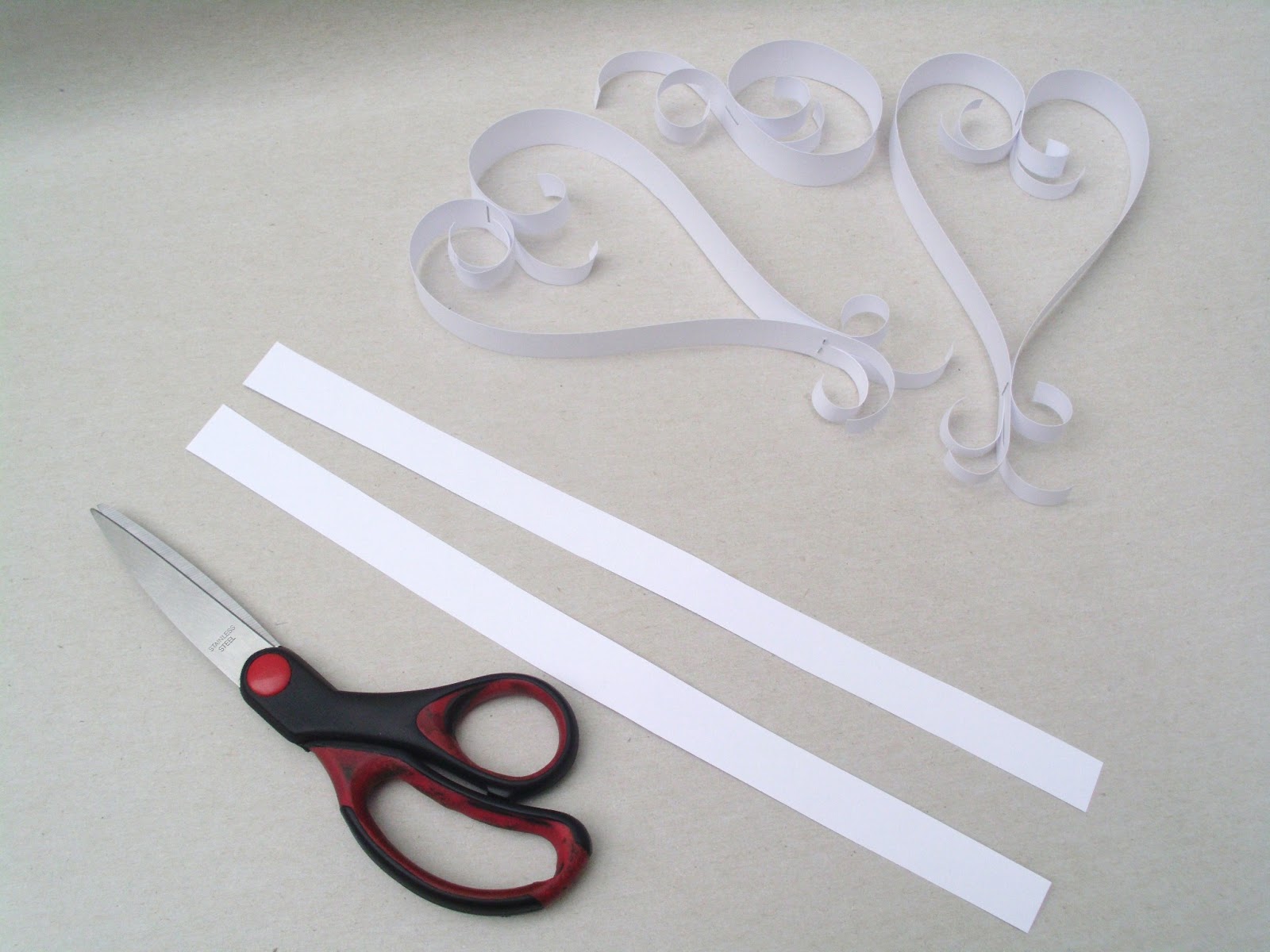 Handmade Paper-Heaven: TUTORIAL - Paper heart / Inima din hartie