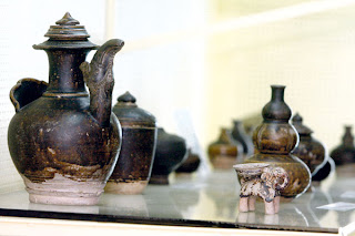 DEFINISI TEMBIKAR - SENI VISUAL