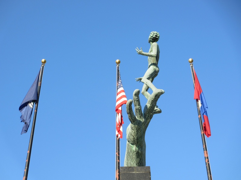 Detroit Video Daily: Hand of God Statue