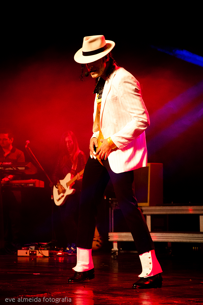 Vejas as fotos do show do Rodrigo Teaser - Acesso Cultural