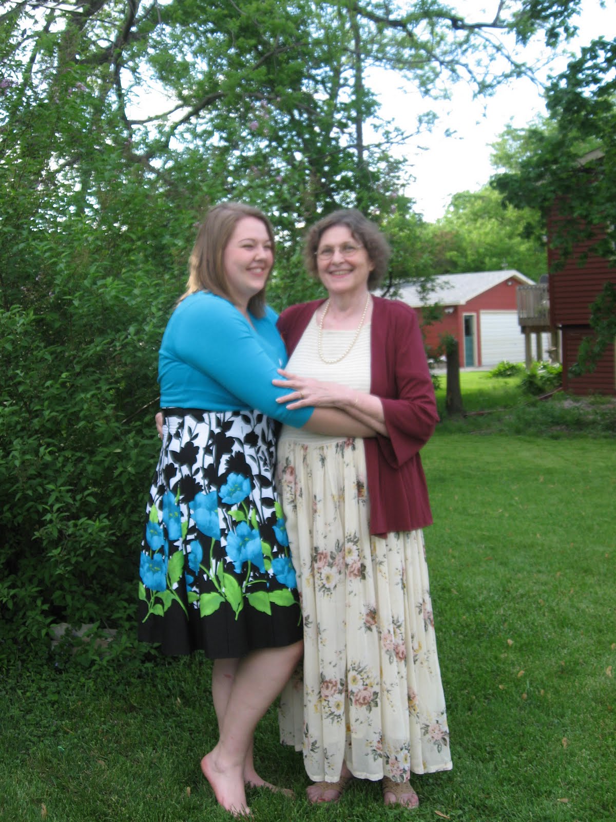 CHANCES R.....: Long Skirts and Eyewear Fashion