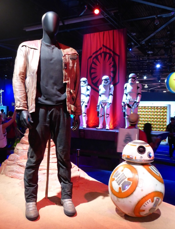 Hollywood Movie Costumes and Props: Star Wars: The Force Awakens Rey ...