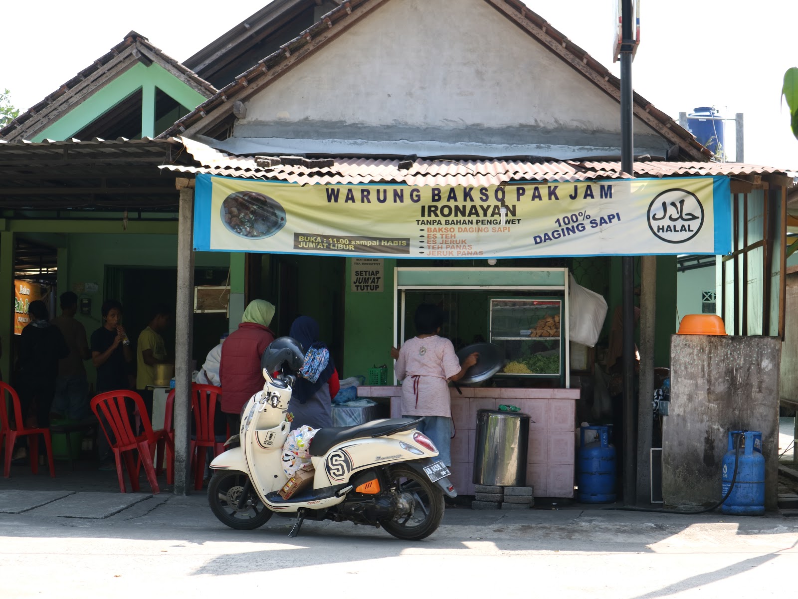 Bakso Pak Jam Ironayan, Warung Bakso di Tengah Perkampungan yang Tak ...