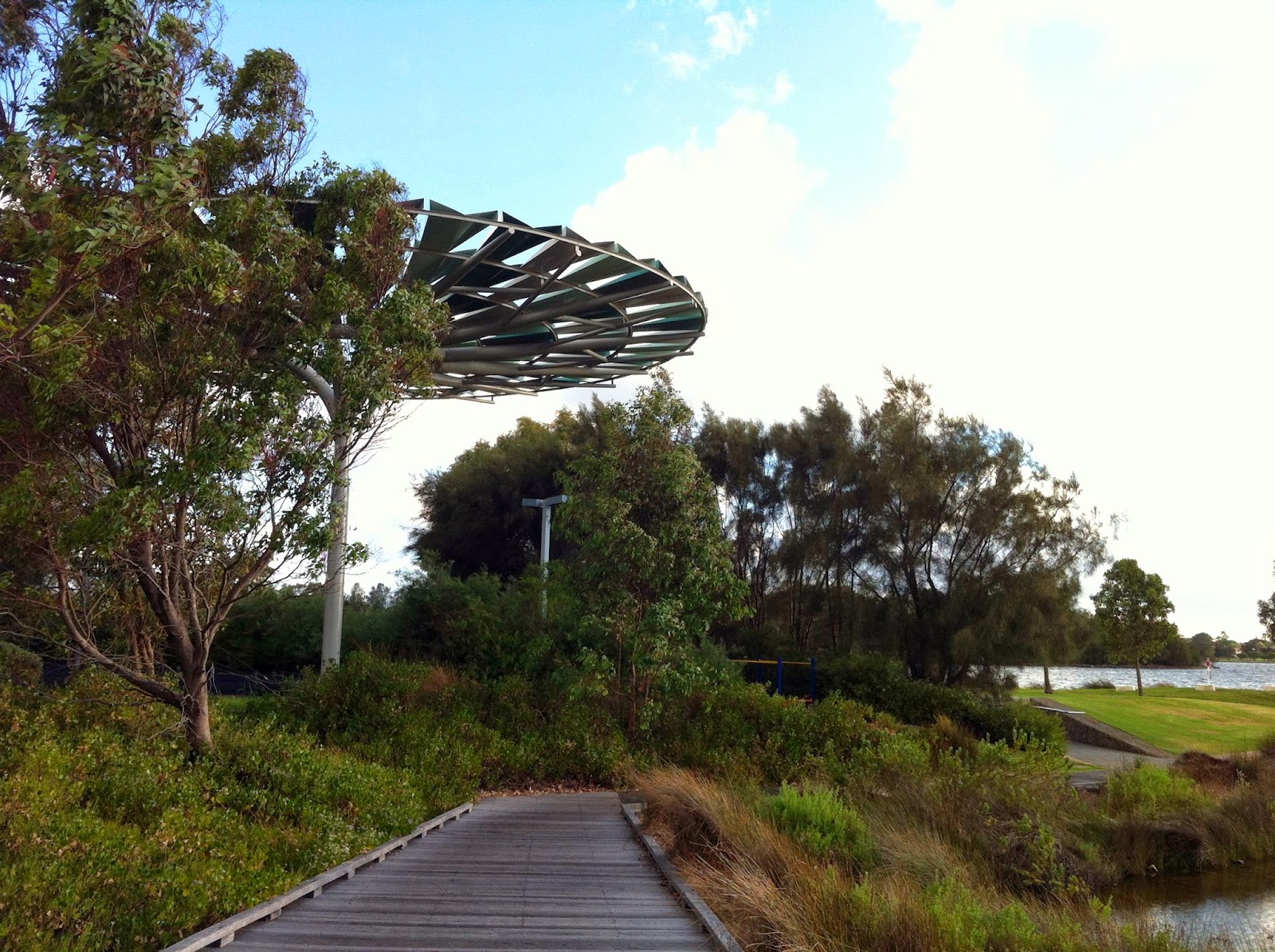 Perth: Point Fraser and Chilli Mussels - The Cube