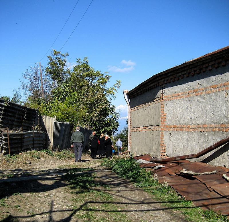 Living Rootless: Georgia: The 40th Day, Part 3: Cemetery and Supra