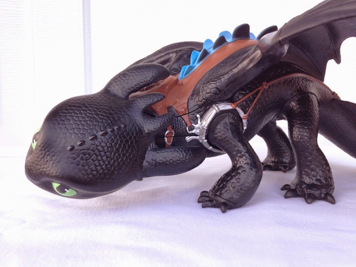 Frisch's Big Blog: Toy Review: Mega Toothless Alpha Edition