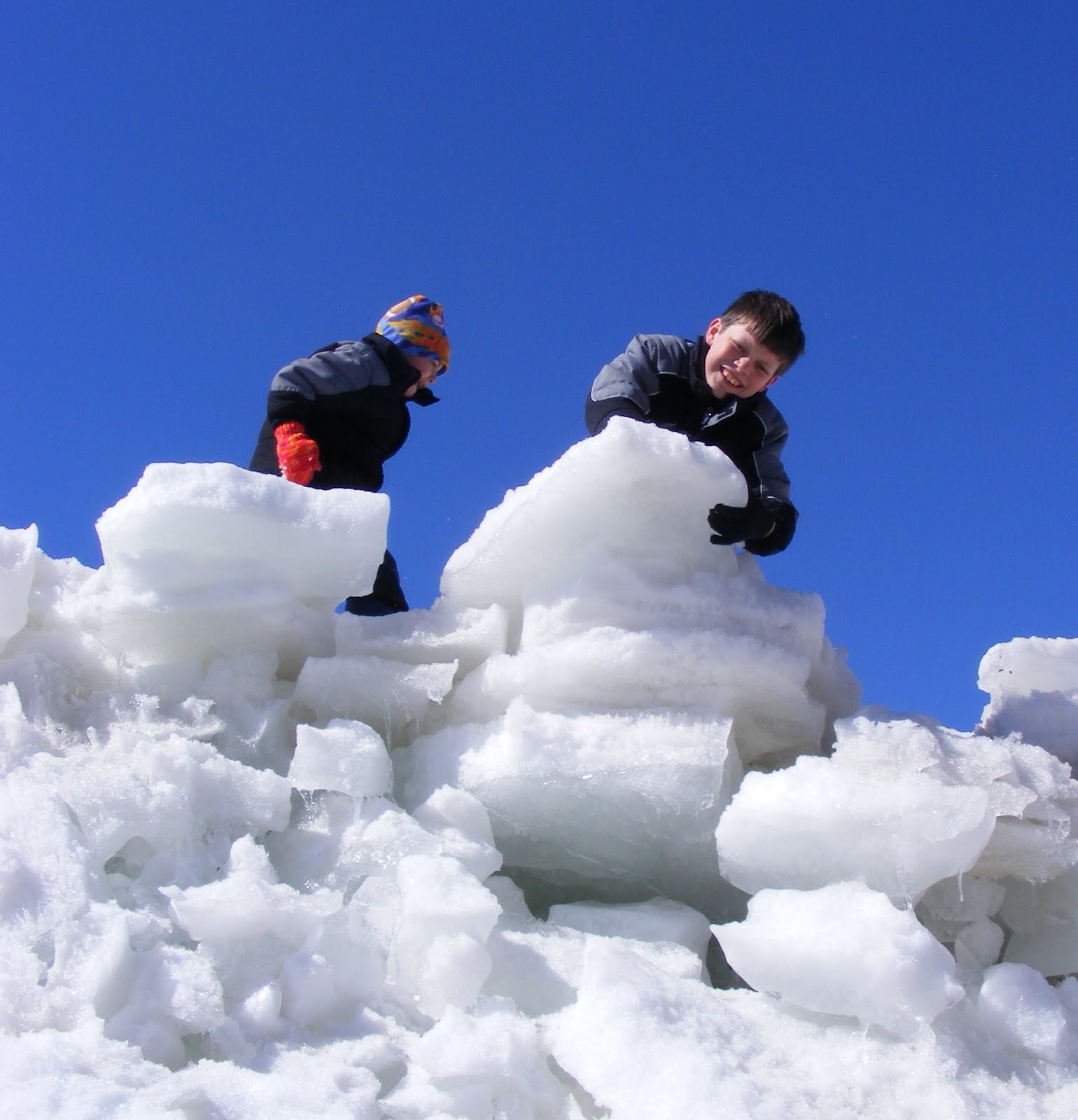 Ten kids and a Dog: 2011 Oneida Lake Ice Break-up