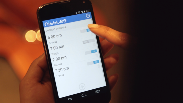 Nibbles, le robot qui nourrit ton chat (ou ton chien) | Le ballet de la ...