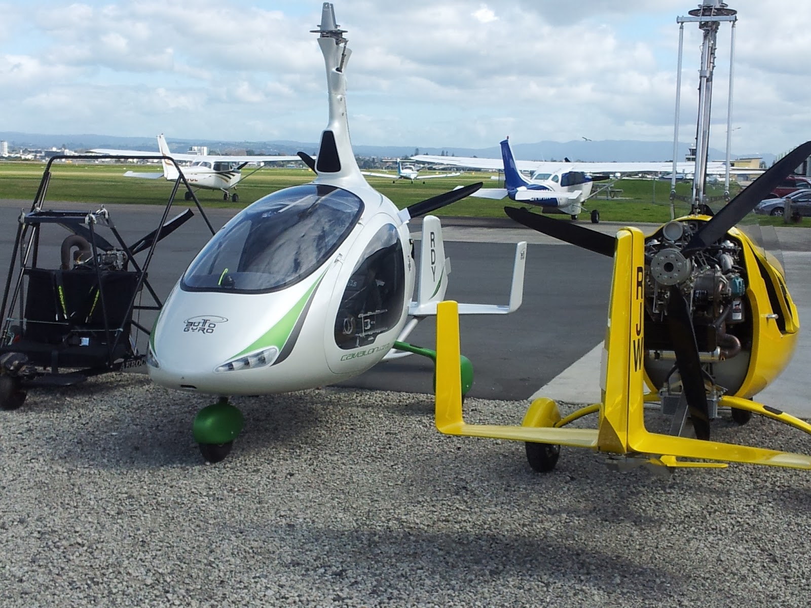 Tauranga Spotter: 4 new registered Auto-Gyros at Solowings at Tauranga