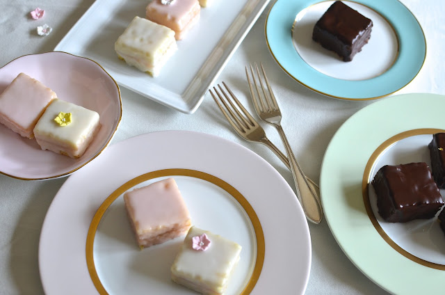 Playing with Flour: Petit fours