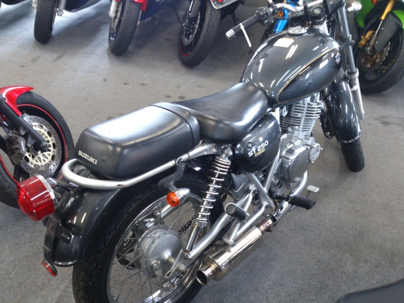 SOXさいたま中央店のブログ: ST250E 展示中！！ マスラーカスタム！！