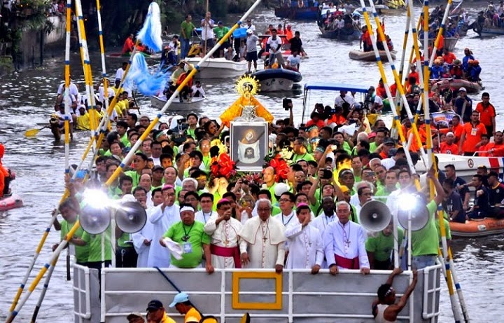 Peñafrancia Festival 2013: Fluvial Procession - The Daily Posh | A ...